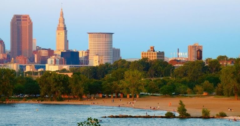 15 Best Lake Erie Beaches to Relax and Unwind