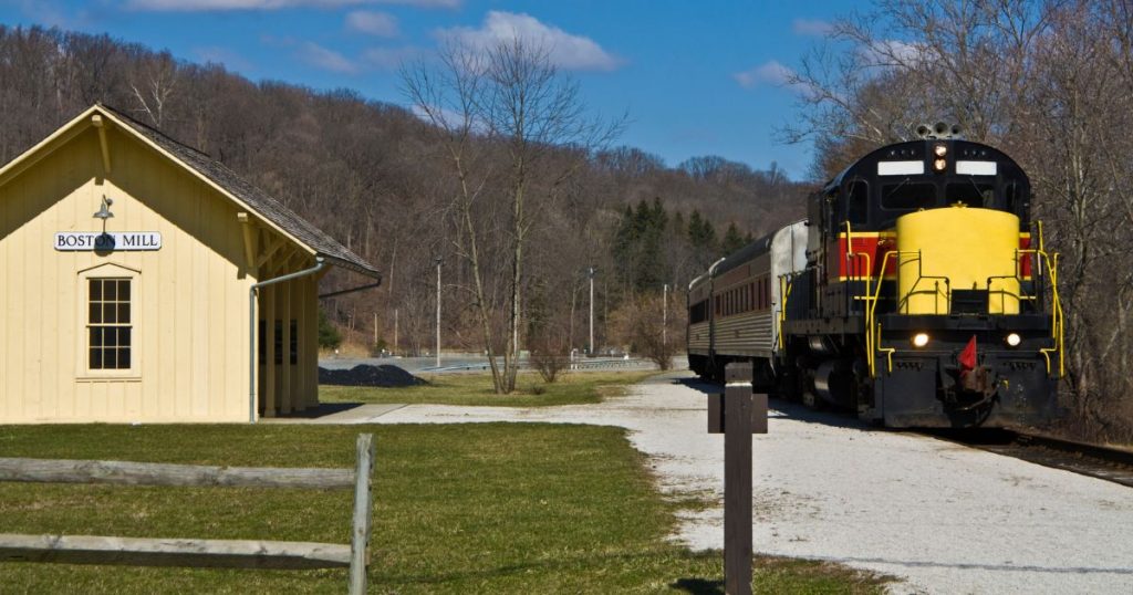 15+ Best Train Rides in Ohio that Kids & Adults will Love