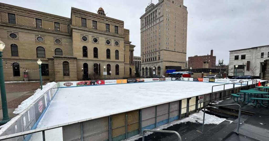 Outdoor Ice Skating in Northeast Ohio: 5 Best Rinks for Kids, Teens ...