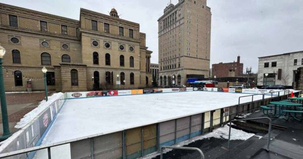 Outdoor Ice Skating in Northeast Ohio: 5 Best Rinks for Kids, Teens ...