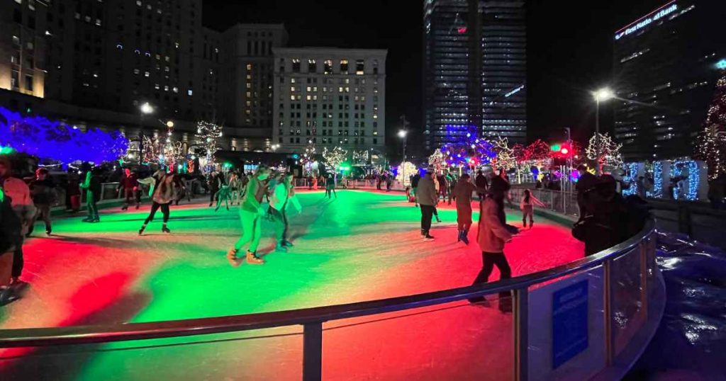 Best Things to do in December in Ohio - Christmas Lights, Holiday Fun ...