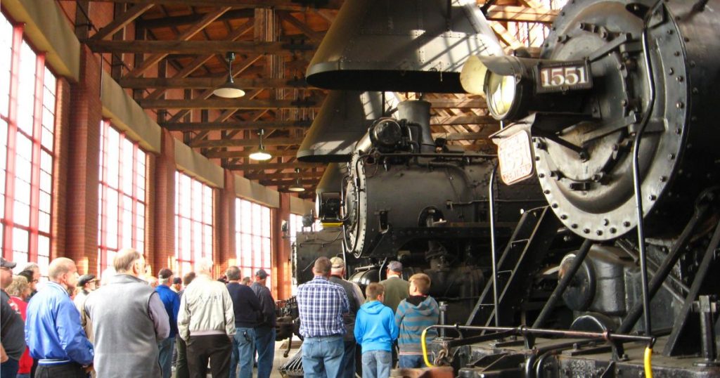 15+ Best Train Rides in Ohio that Kids & Adults will Love