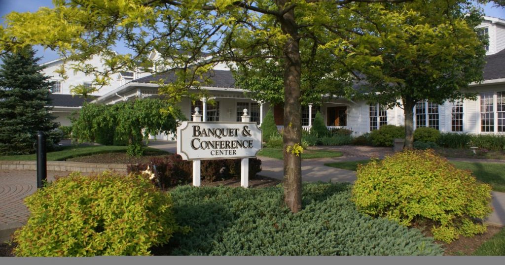 11 Amish Restaurants in Ohio - Mouthwatering Amish Style Food