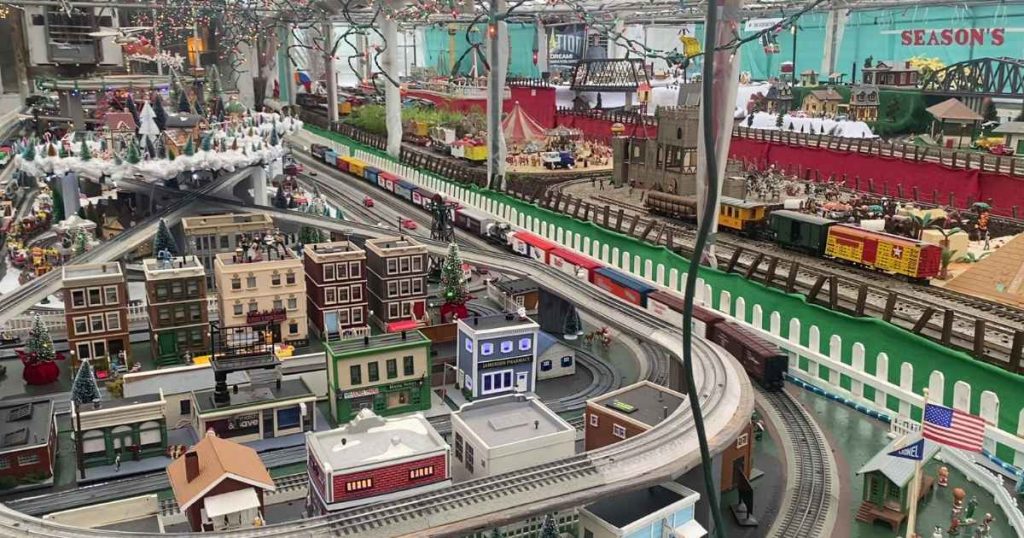 Holiday Trains - Where to Ride & Model Train Displays {2025}
