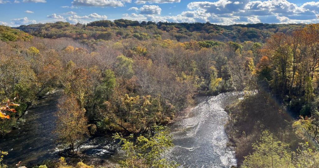 Cascade Valley Metro Park: Scenic Overlook, Hike & Picnic by the Water