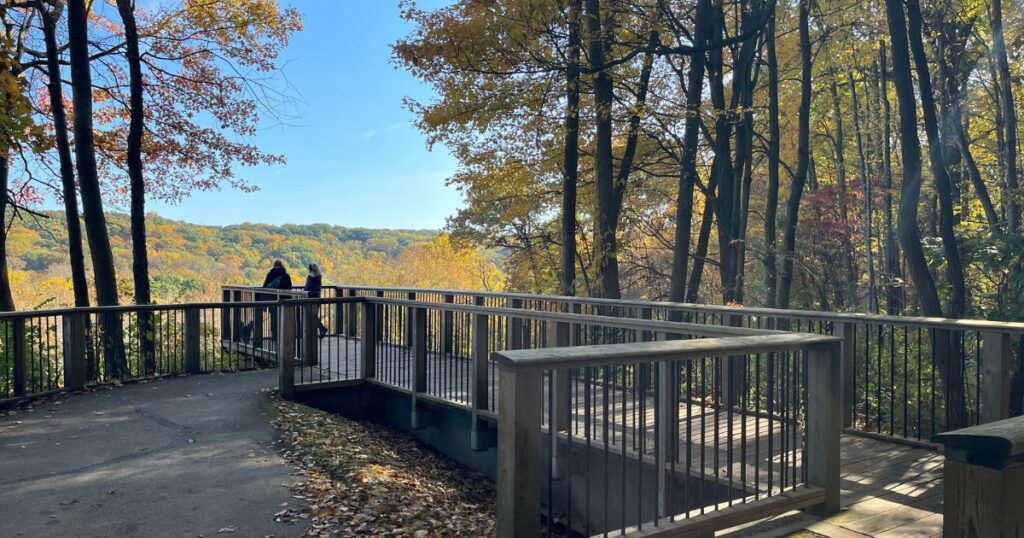 Cascade Valley Metro Park: Scenic Overlook, Hike & Picnic by the Water