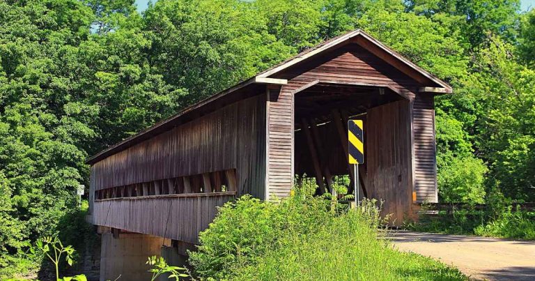 Best Small Towns in Ohio: 25 Spots You’ll Love (& What To Do There)