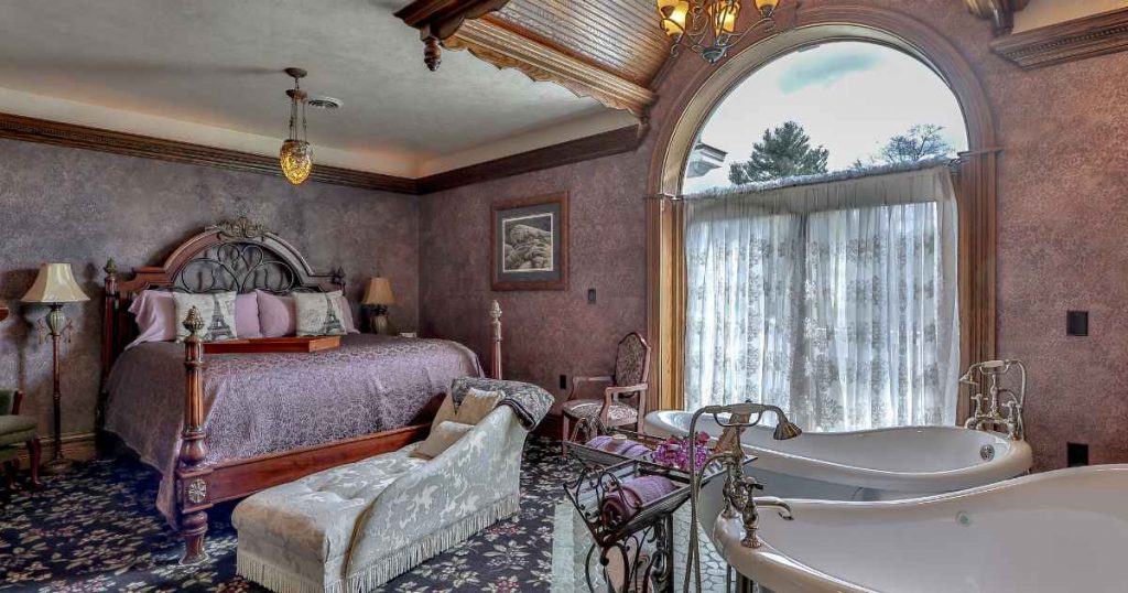 25 Romantic Getaways in Ohio For A Dreamy Escape {2025}